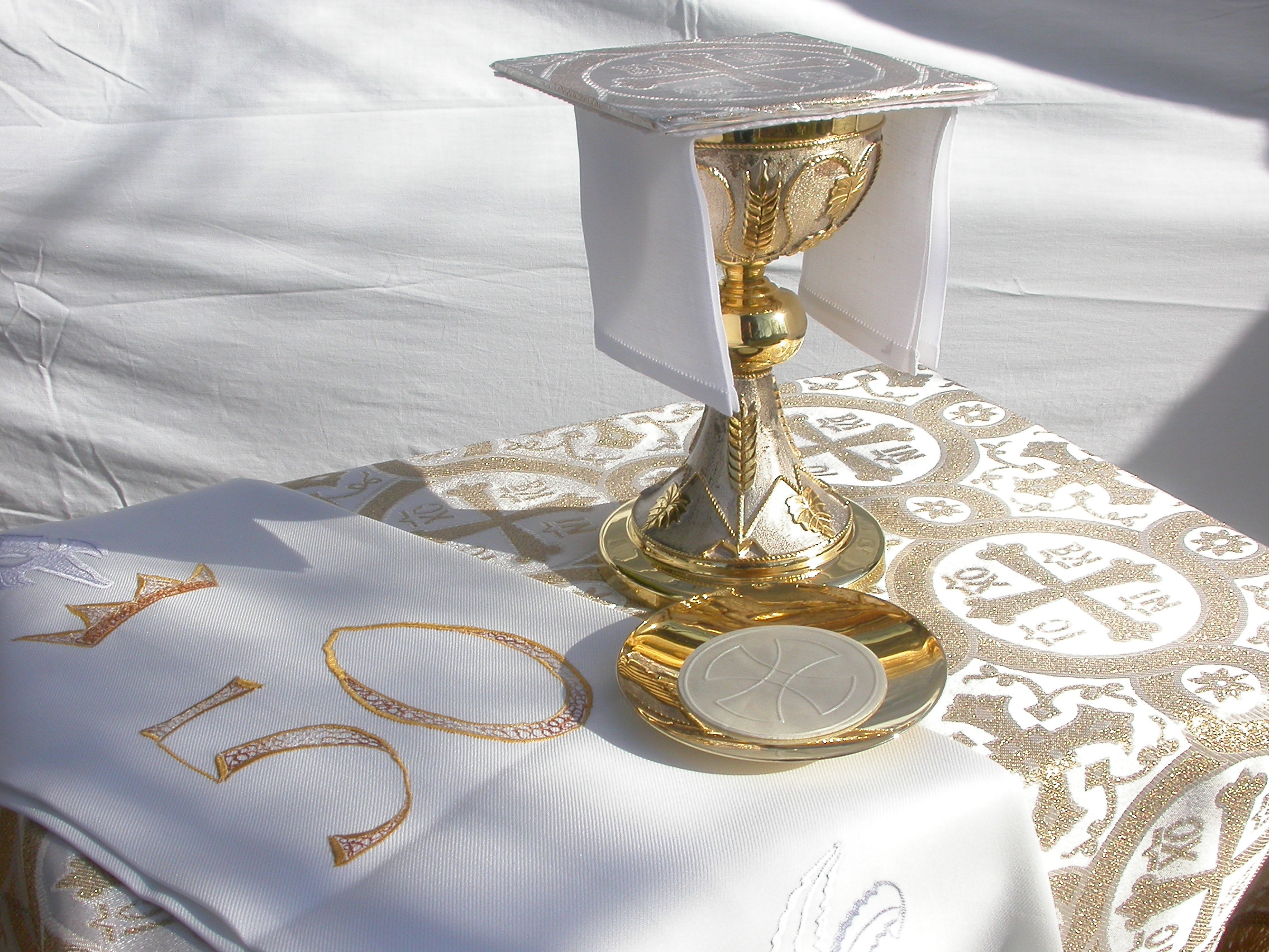 Number One #Superfood: The Eucharist, Hands Down | Lisa Mladinich